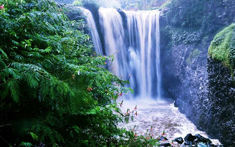 Curug Omas - Taman Wisata Maribaya Bandung | F-trans | Tourism Transport