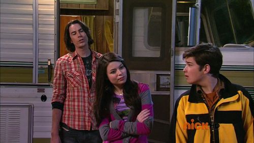 iCarly - Yo Sí Creo en Pie Grande (Capítulo 67)