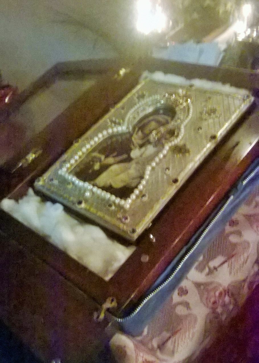 Guadalupe House Ministry : In the Presence of a Miracle: The Myrrh ...