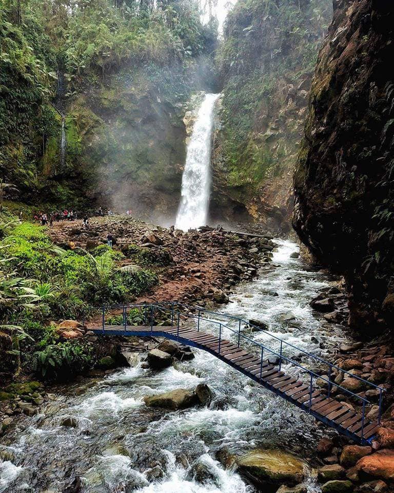 Turisteando ando!!!: Catarata Río Agrio- Sarchí- Costa Rica