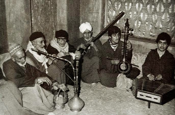 INSTRUMUNDO Instrumentos Musicales: Saaz-i-Kashmir, Kashmiri Saz, Saz ...