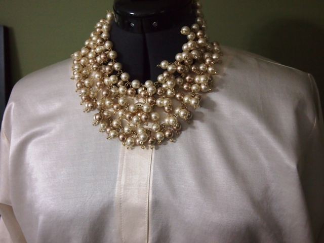 Now Sewing: A Jewel Neckline