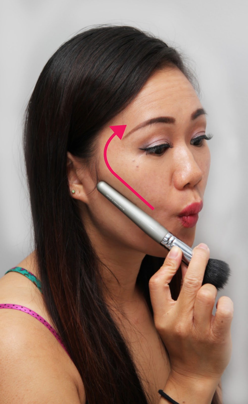 Visage du Jour: How to contour with blush.How to contour with a blush.