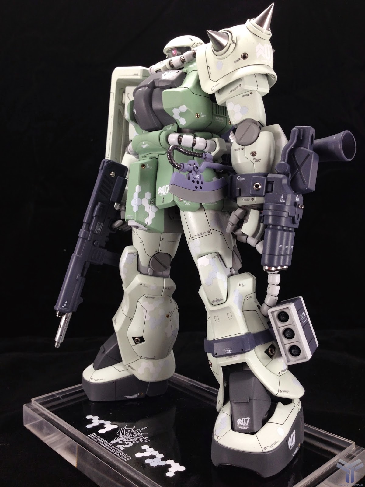 Custom Build: MG 1/100 Zaku II Ver 2.0