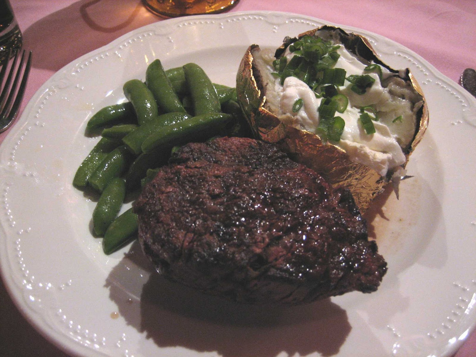 El banquete galo: Gold Rush Steak House - Madonna Inn