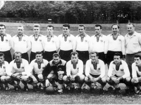 ANOTANDO FÚTBOL *: EINTRACHT FRANKFURT * PARTE 1