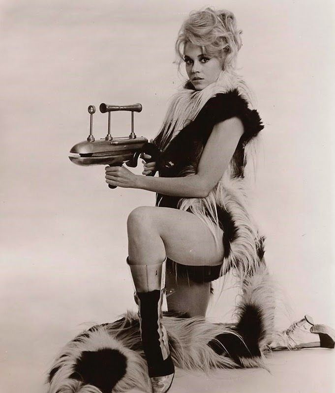 Movie Lovers Reviews Barbarella 1968 A Ripe Jane Fonda