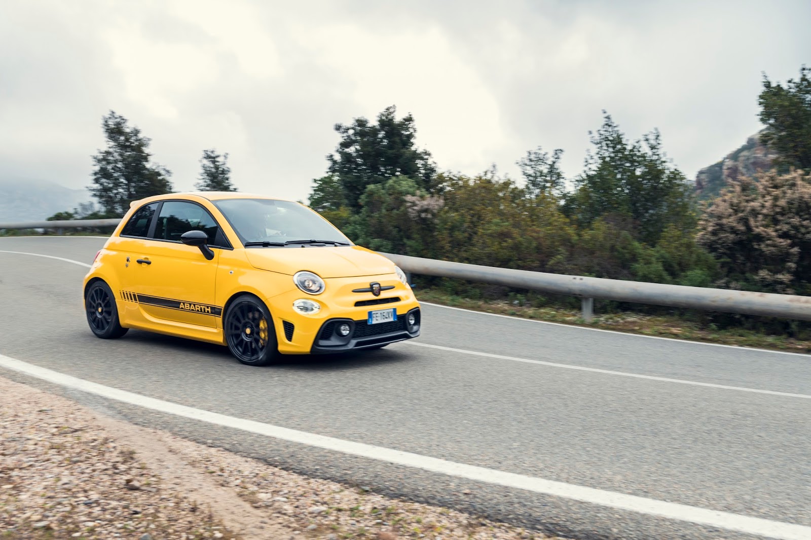 ABARTH BLOG "BLACK LABEL" / アバルト ブログ ブラックレーベル: Abarth 595 Red & Yellow ...