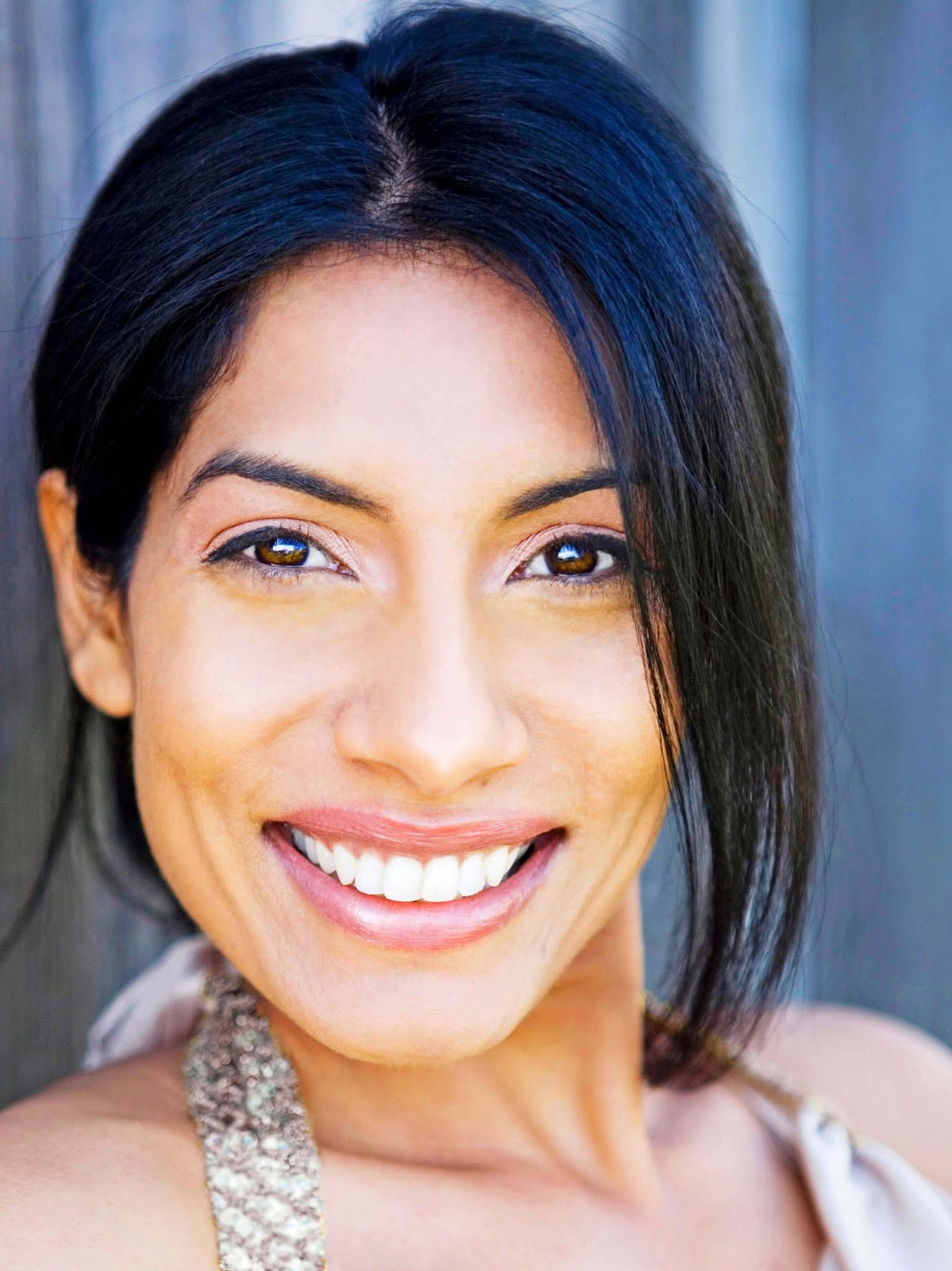 Press Kit: No Sleep For Ronni