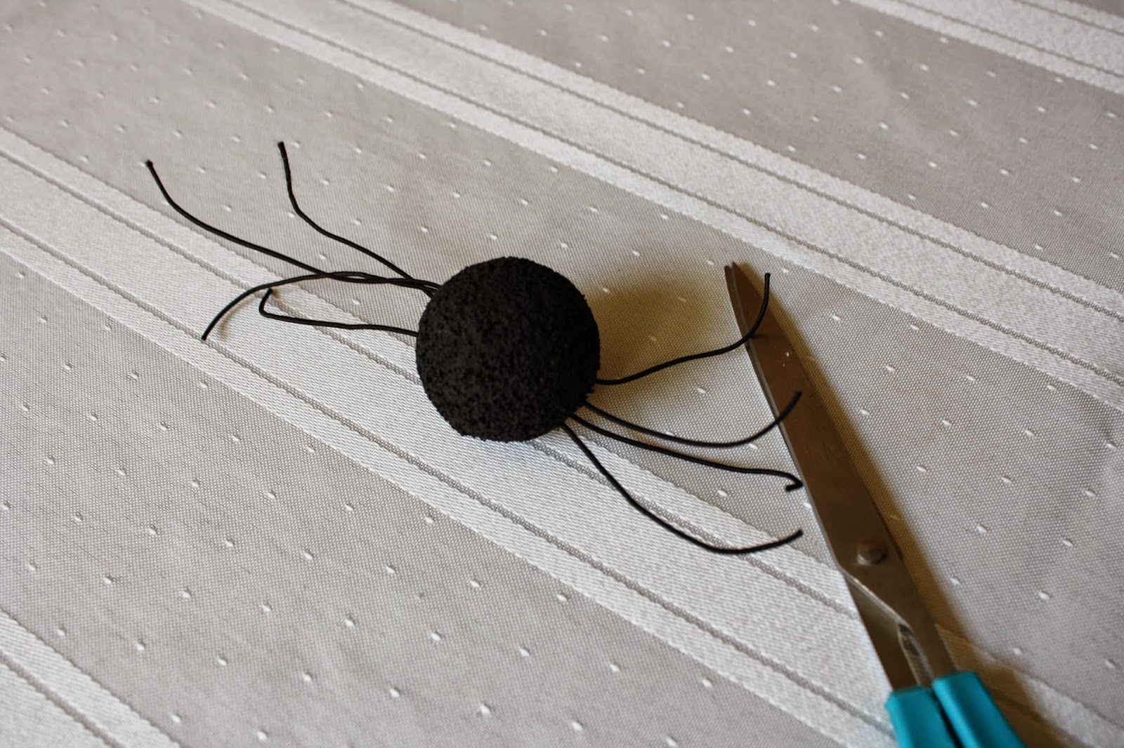 Craft E Magee: Spooky Styrofoam Spider!