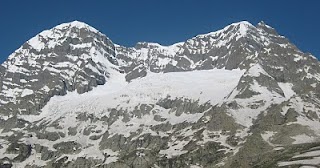 CHINAR SHADE : HARMUKH PEAK AND LAKE GANGBAL OF KASHMIR