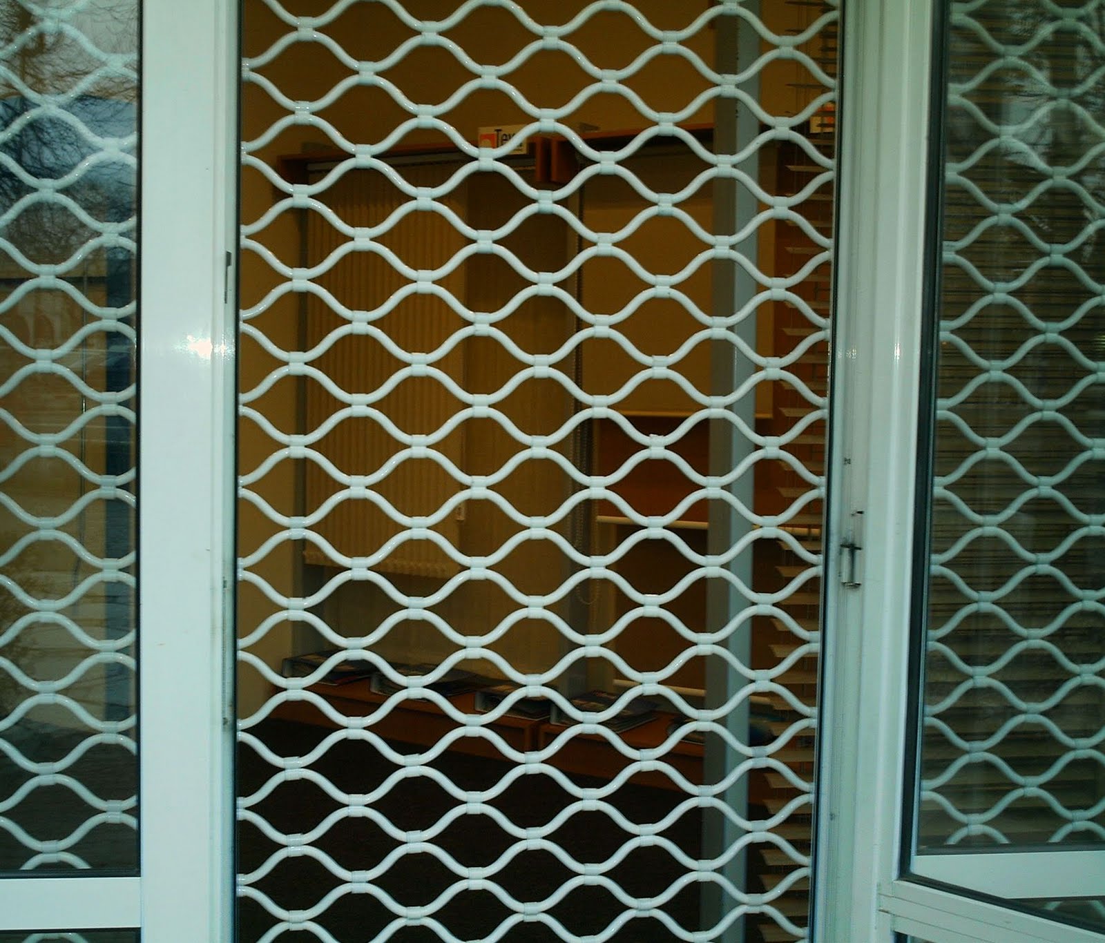 Rulouri Exterioare: ACTIONARE GRILAJE METALICE