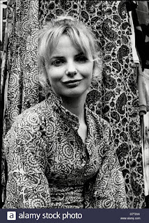 Carry On Blogging!: Whatever Happened To ... Elizabeth Knight?