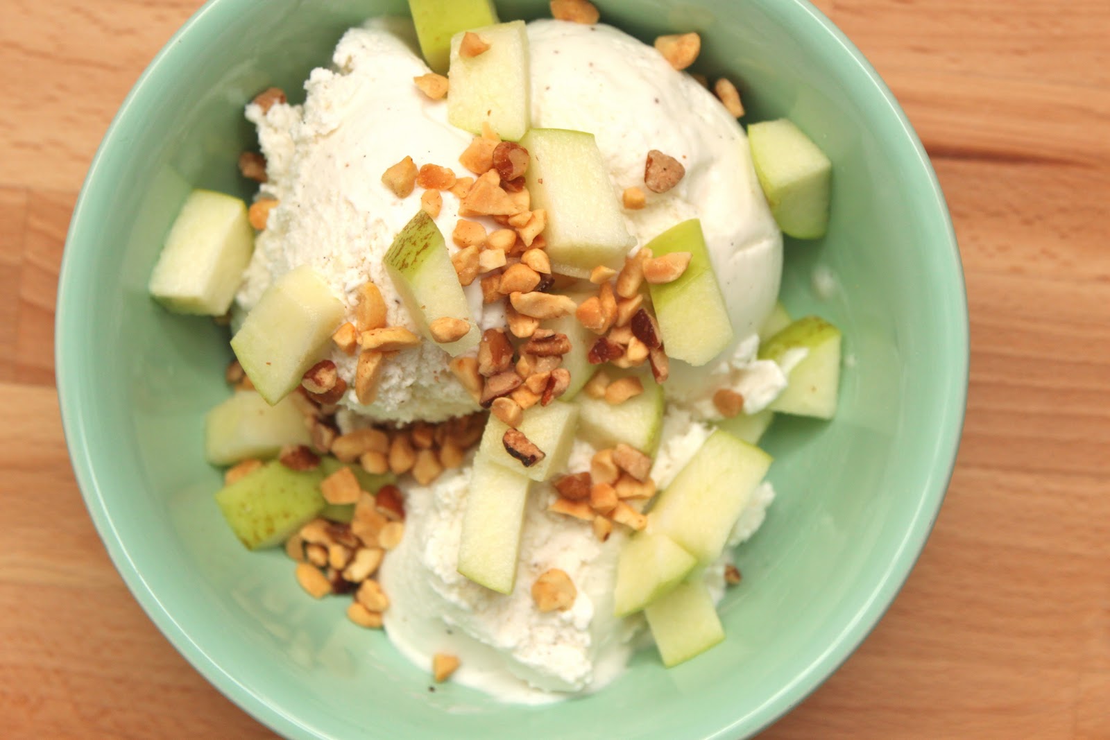Caramel Apple Sundaes {Recipe} - Smashed Peas & Carrots