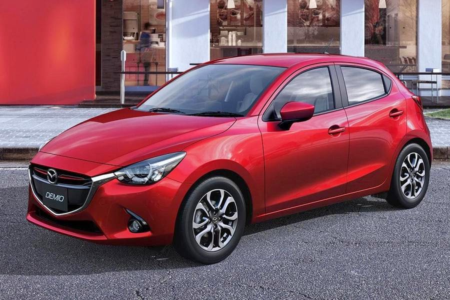 2015 Mazda 2 first view - Types cars