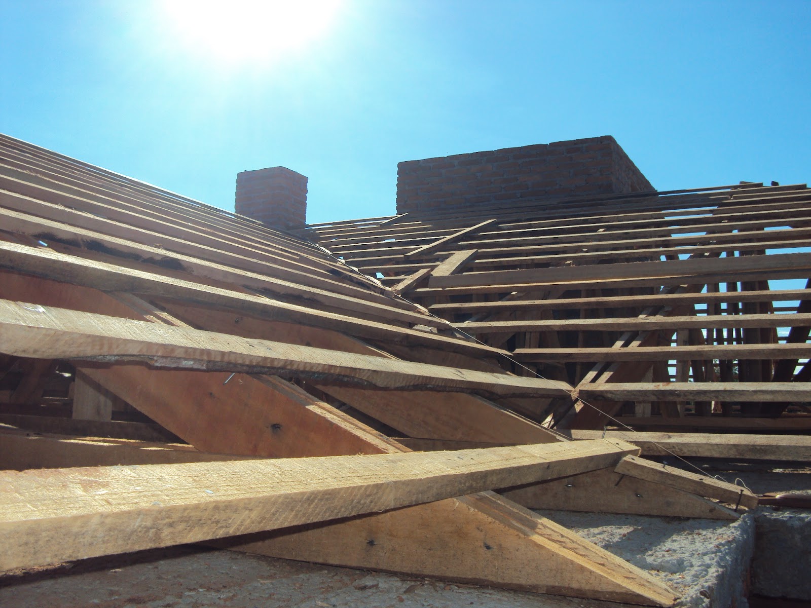 VIAGEM 2014: Telhado e reboco interno!!!