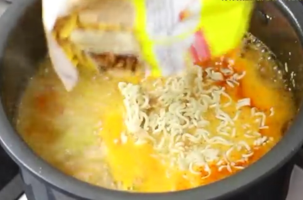 How to make Tandoori Maggi | Step by Step Homemade Recipe ~ CheckMyRecipe