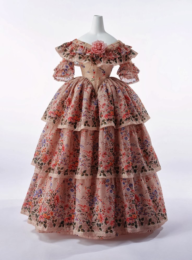 L'Atelier d'Esaïkha Création: XIXe (modernisé) : Robe à crinoline revisitée