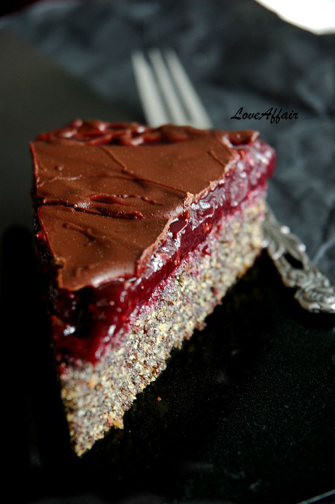 LoveAffair Cakes by mirela …: Torta sa makom i sumskim vocem ⁄ Poppy ...