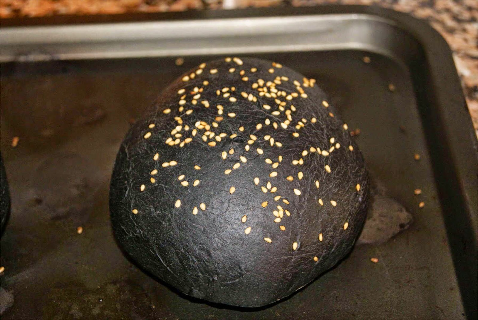 Receta de hamburguesa de calamar con pan de tinta ~ ¡Qué rico!