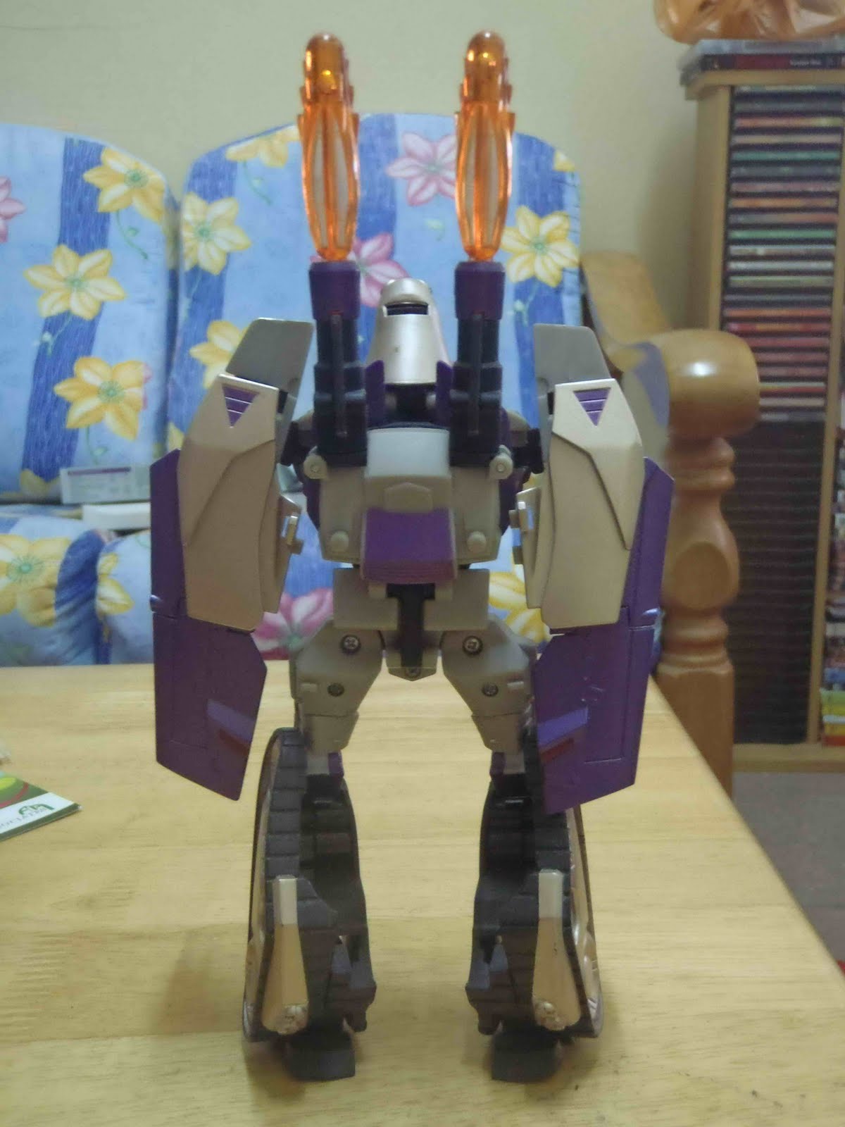 New Planet Cybertron: Transformers Review: Blitzwing (Animated Voyager ...