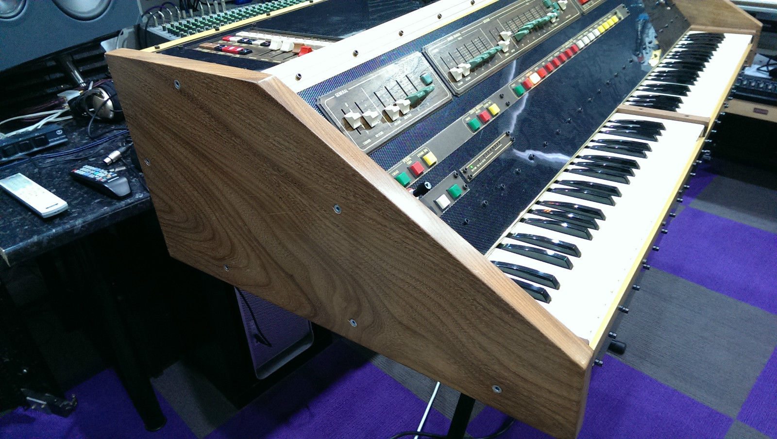 MATRIXSYNTH: Unique Hand Built Synthesizer