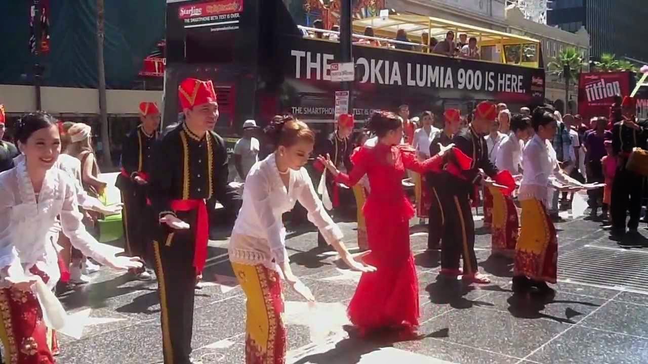 Mengenal Tarian Maengket dari Manado Sulawesi Utara - Adat Indonesia