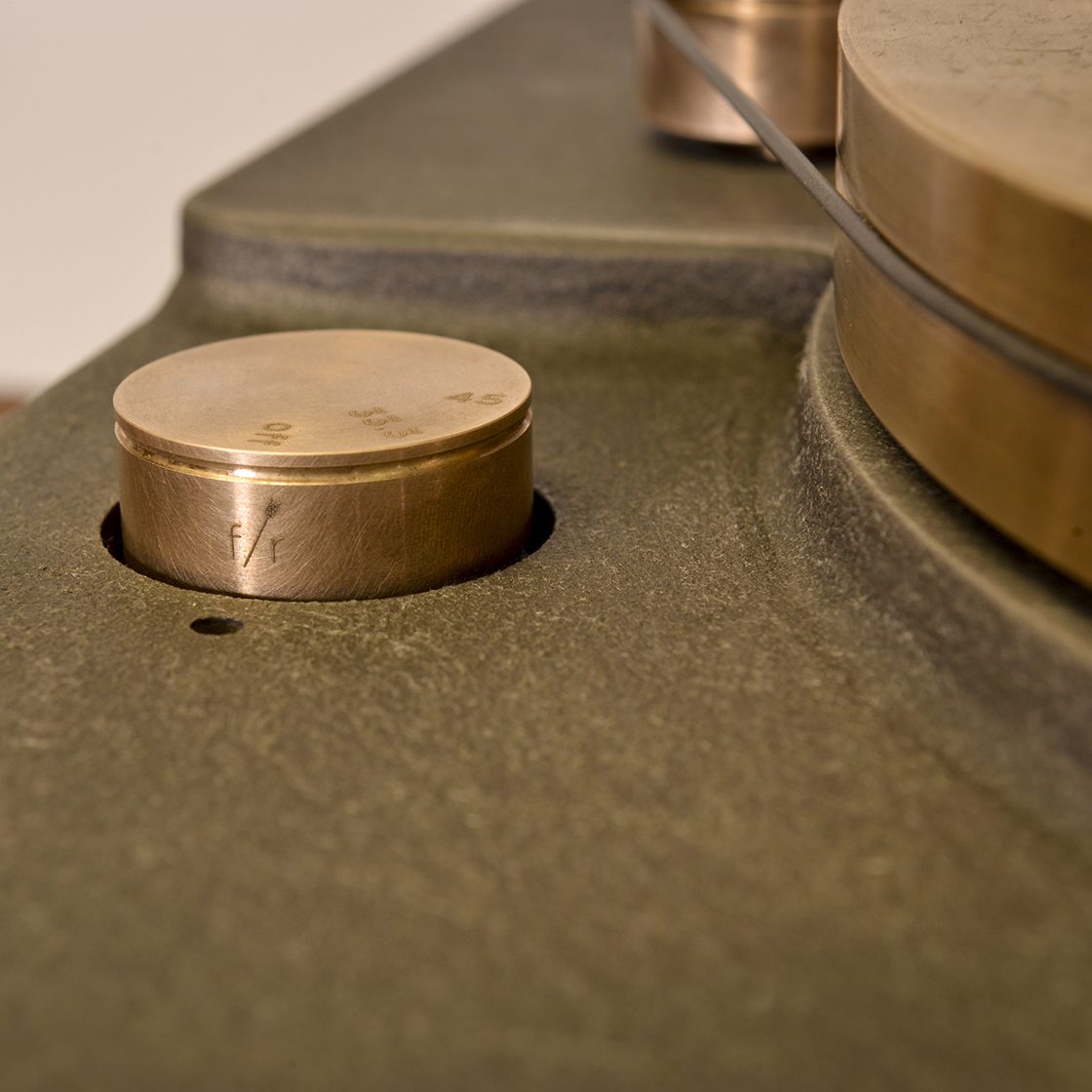 FERN & ROBY THE TREDEGAR TURNTABLE – M & S | Ultimate High-Fidelity