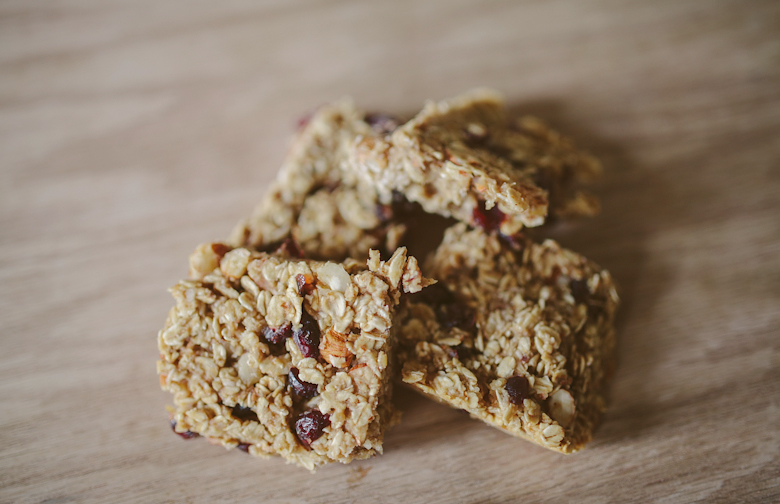 Organic Cranberry + Almond Granola Bar Recipe — Sincerely, Kinsey