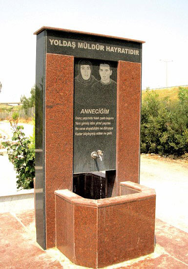 Hayrat nedir ne demektir? Anlamı - Laf Sözlük