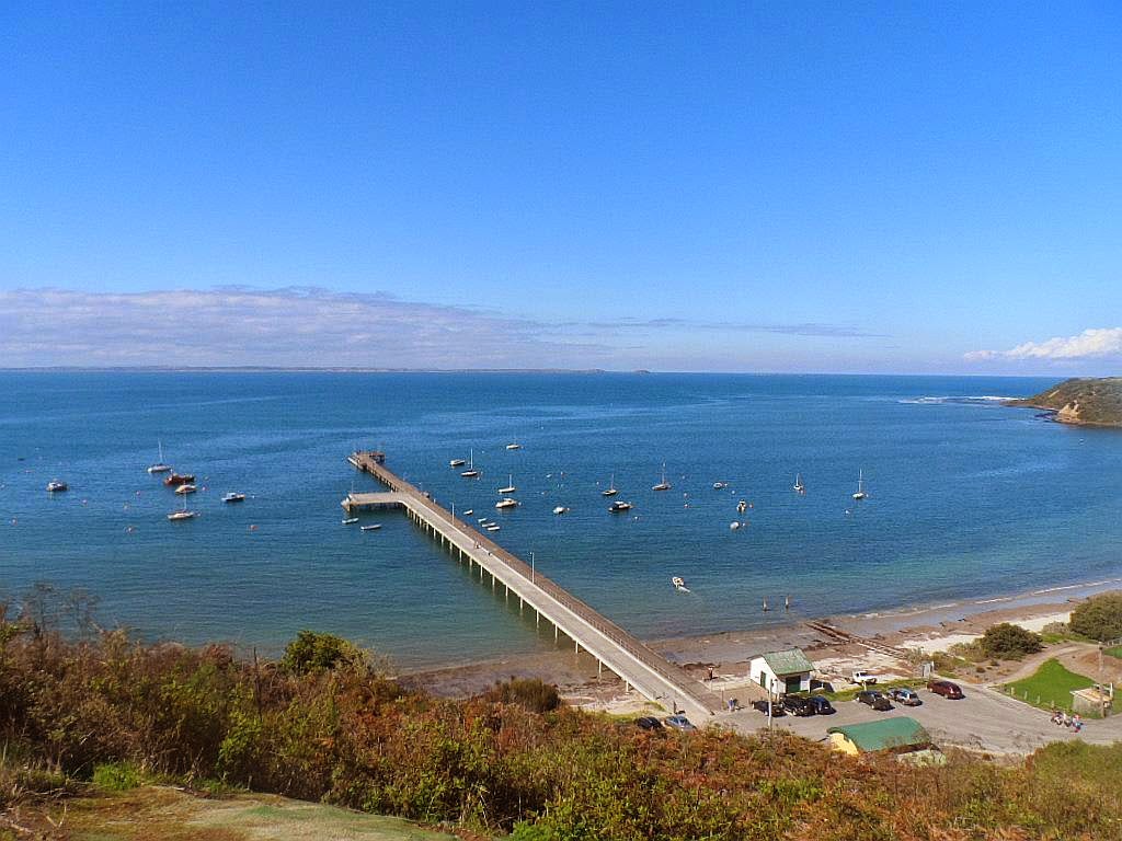 TRACKS, TRAILS AND COASTS NEAR MELBOURNE : Flinders Pier