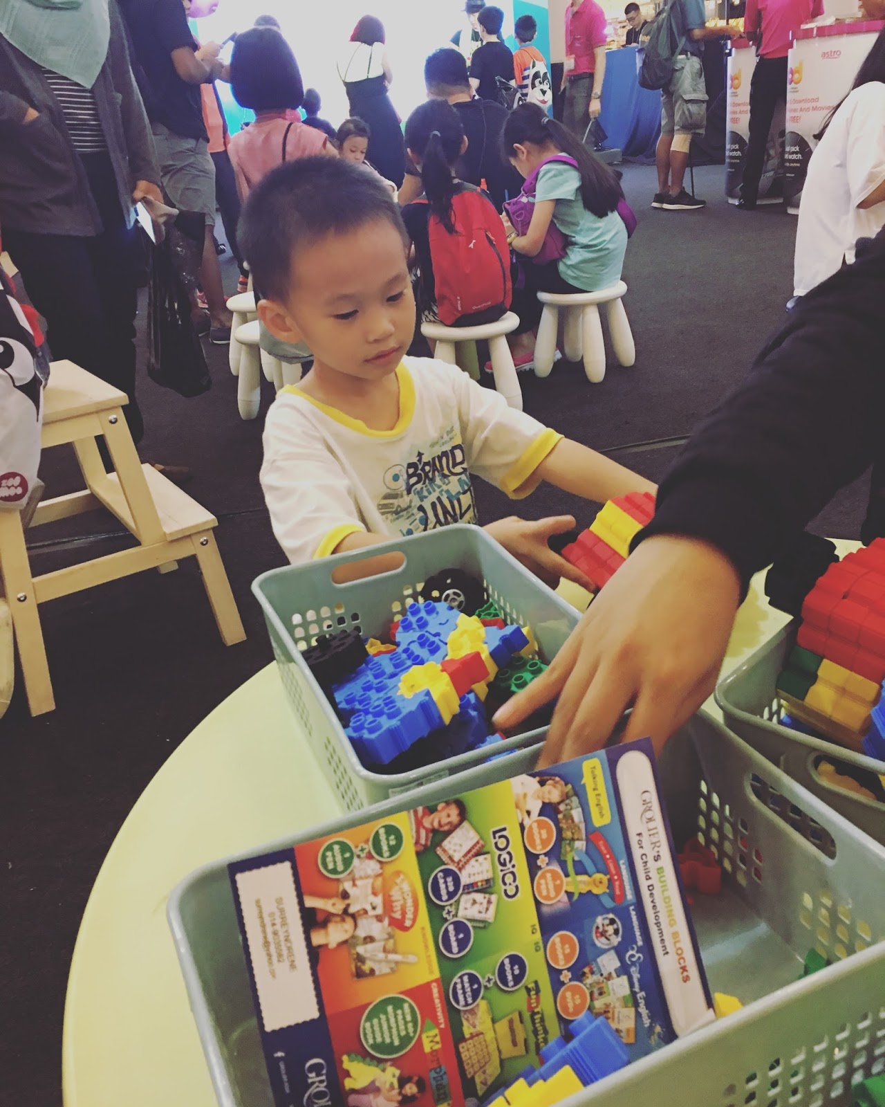 ZooMoo Astro Ch 619 : Explore ZooMoo Groove with Ranger Seth ! - Mouse ...