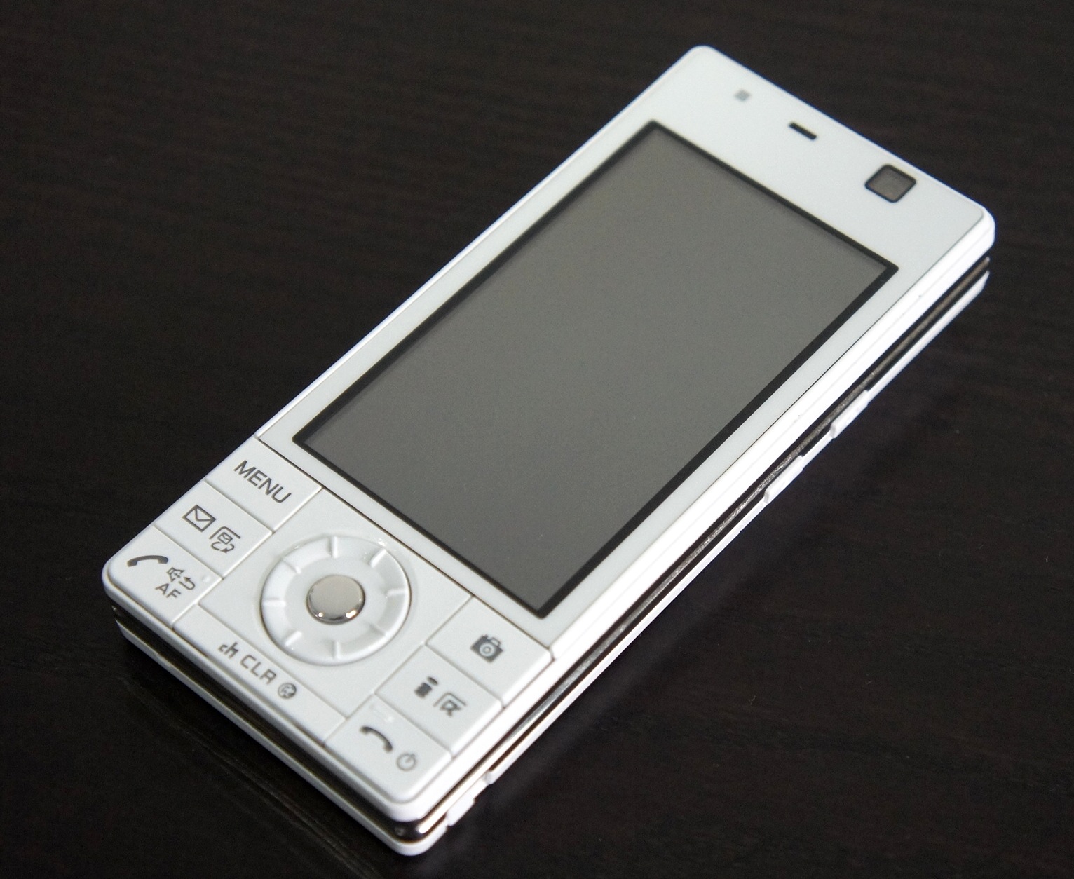 Docomoのストレート携帯F-05Cレビュー | ダーフク.com