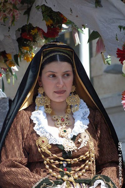 My BEADialogy...: Dolce n Gabbana Fall 2012 RTW part1 (the collection)