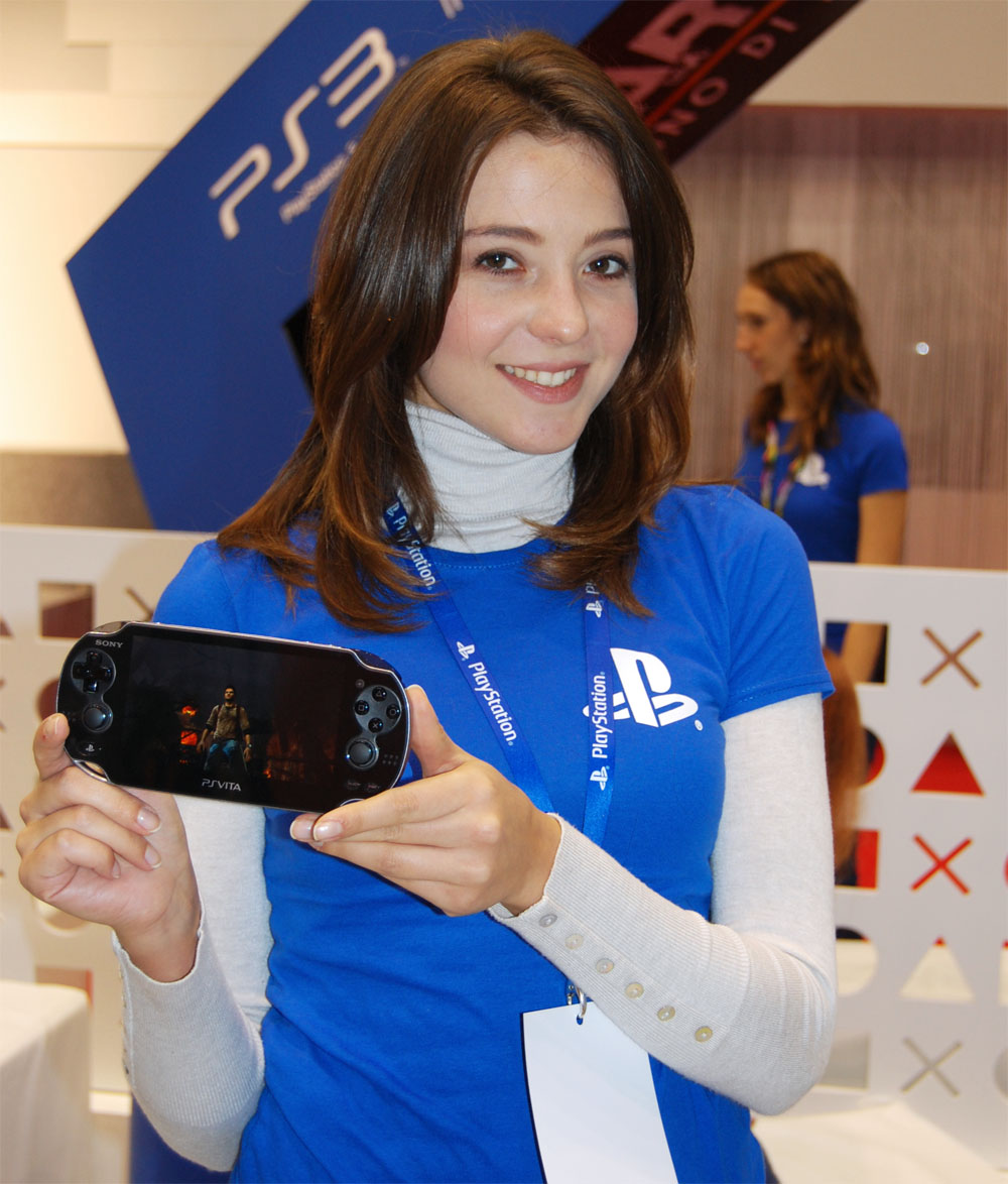 PS vita Girl, la nueva modelo de playstation - Griffinskato