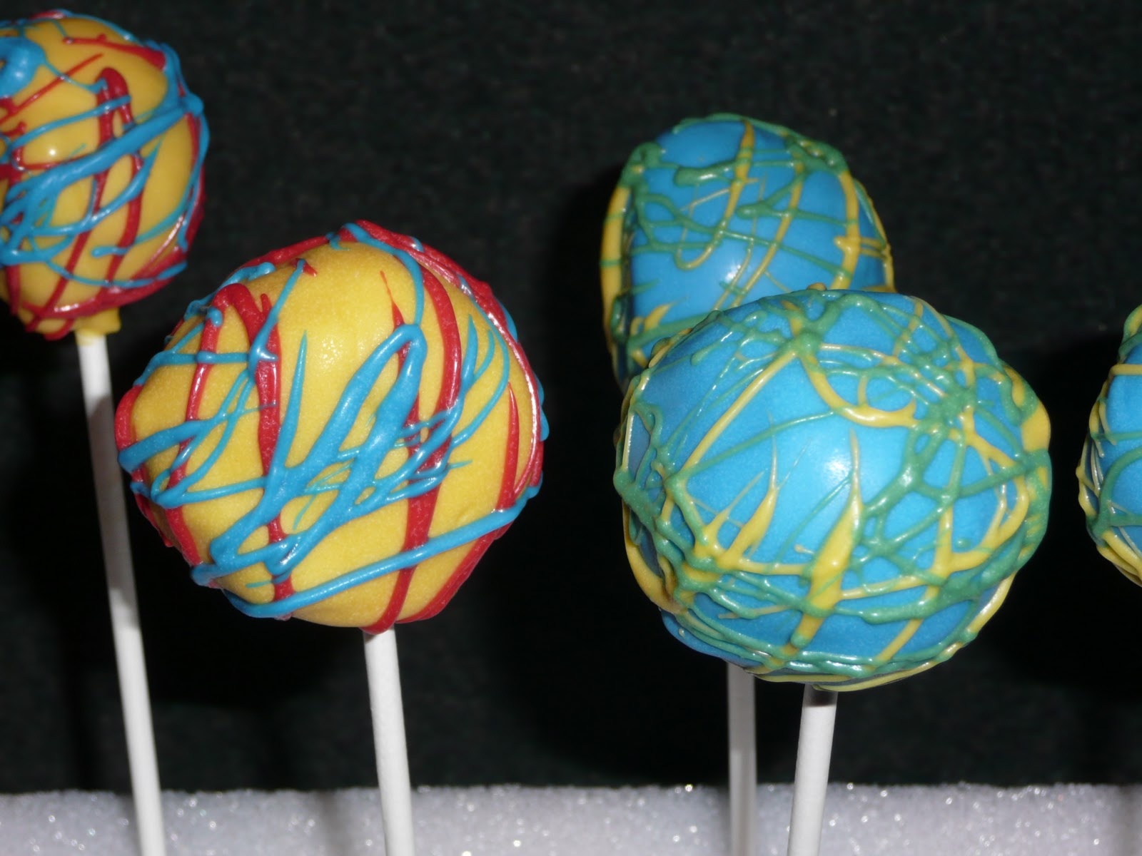 Desserts by Robin: Good Night Moon Cake Pops