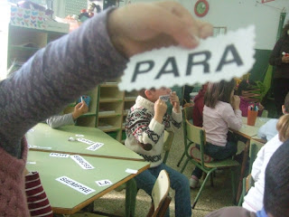 nubenubita: Iniciamos el proceso lector de la poesía Solo tres letras