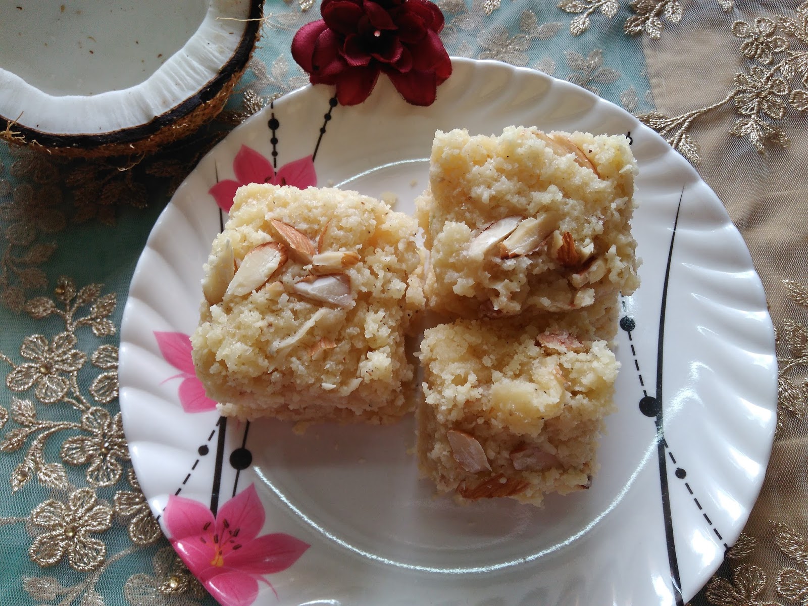 INDIAN FRESH COCONUT FUDGE / MANGALOREAN THENGINAKAI BURFI