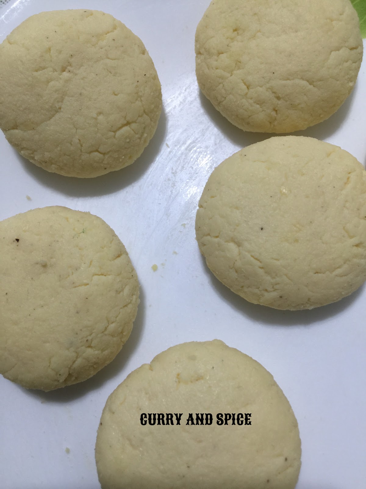 CURRY AND SPICE: RASBHARI PANEER AND KHOYA BALL