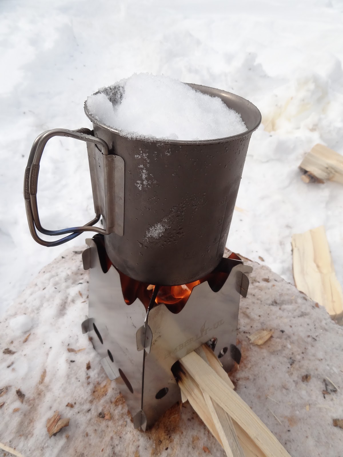 Tenkara Tracks: Emberlit UL Camp Stove Review