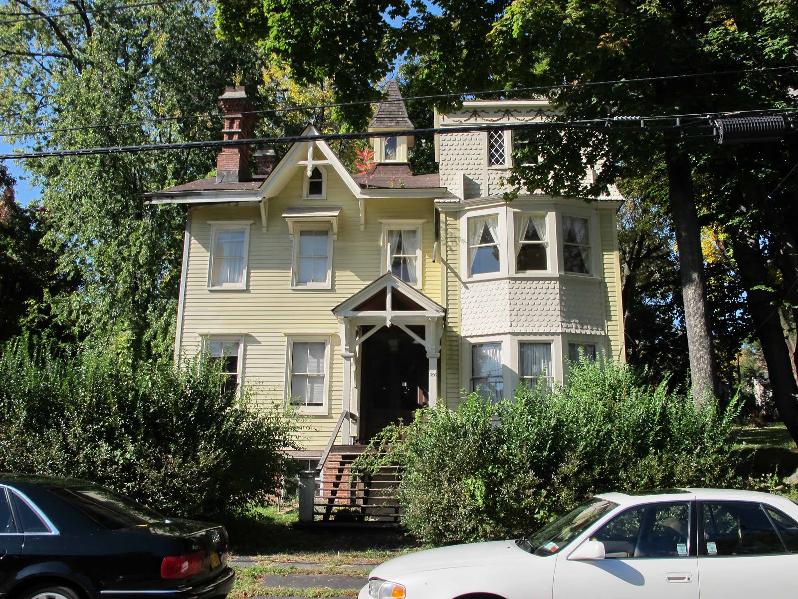 BIG OLD HOUSES: A Big Old House "Buffet"