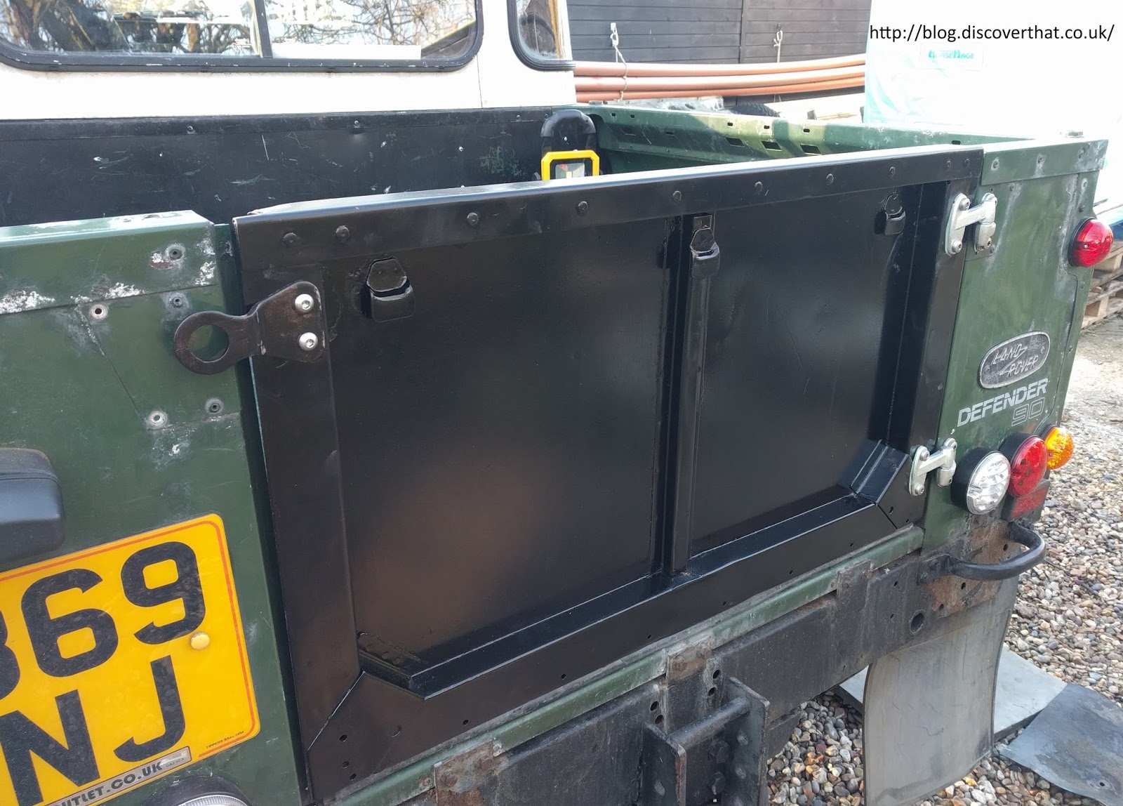 DiscoverThat - Journal: Side opening tailgate