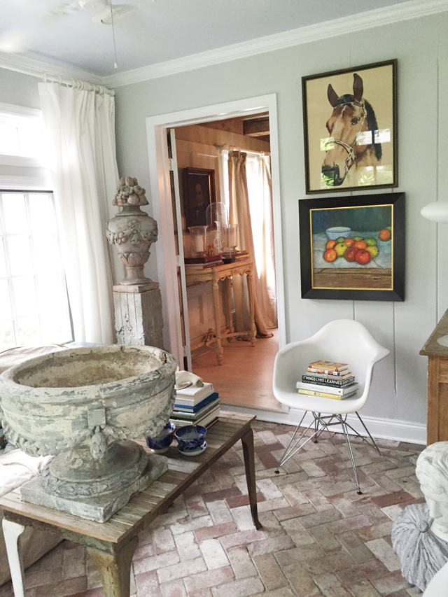 Because It's Awesome: Inspiration // A Hallmark photo stylist's home