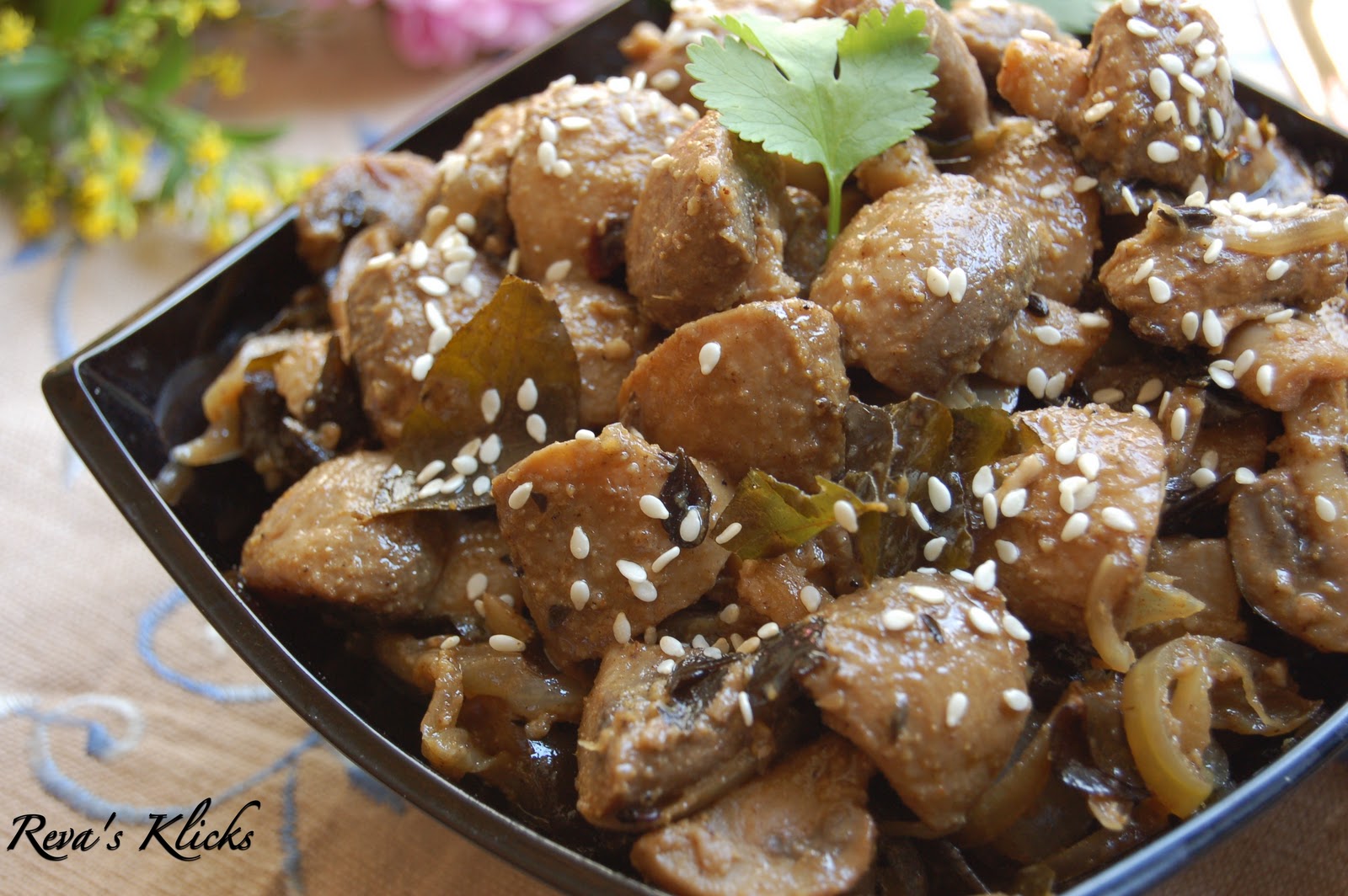 Kaarasaaram: Mushroom Curry Leaf Masala