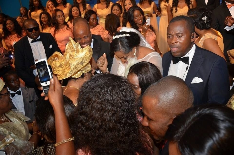 Ọmọ Oódua - Fashion: White & Traditional Wedding Photos of Singer Sinach