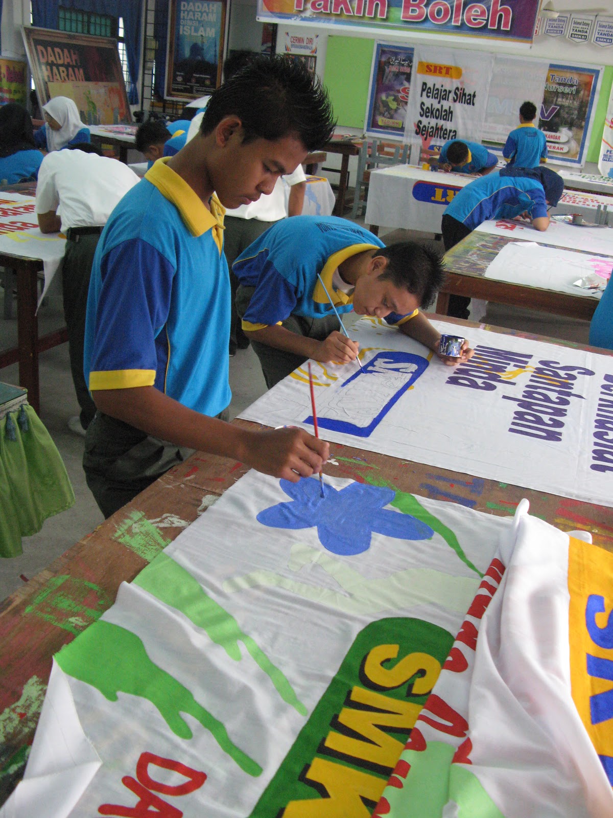 Seni Reka Tanda SMKSI: Kain Rentang