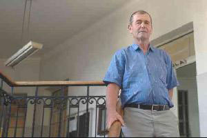 Salud y Educación: Dr. Tom Andersen (1936 - 2007)