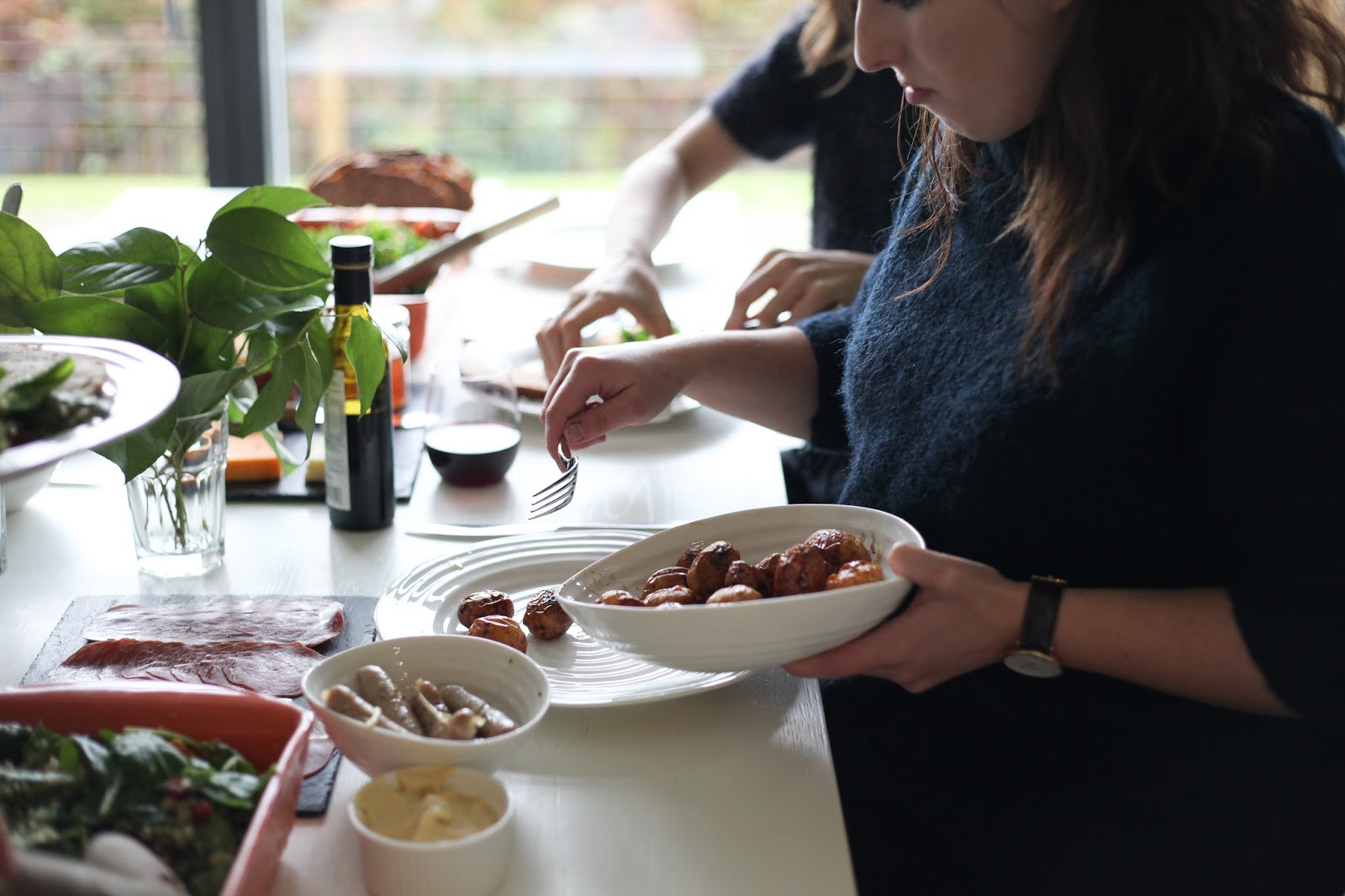 Side Street Style: Simple Dining - Interior inspiration