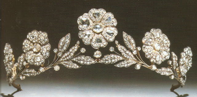 Tiara Mania: Queen Elizabeth of the United Kingdom's Strathmore Rose Tiara