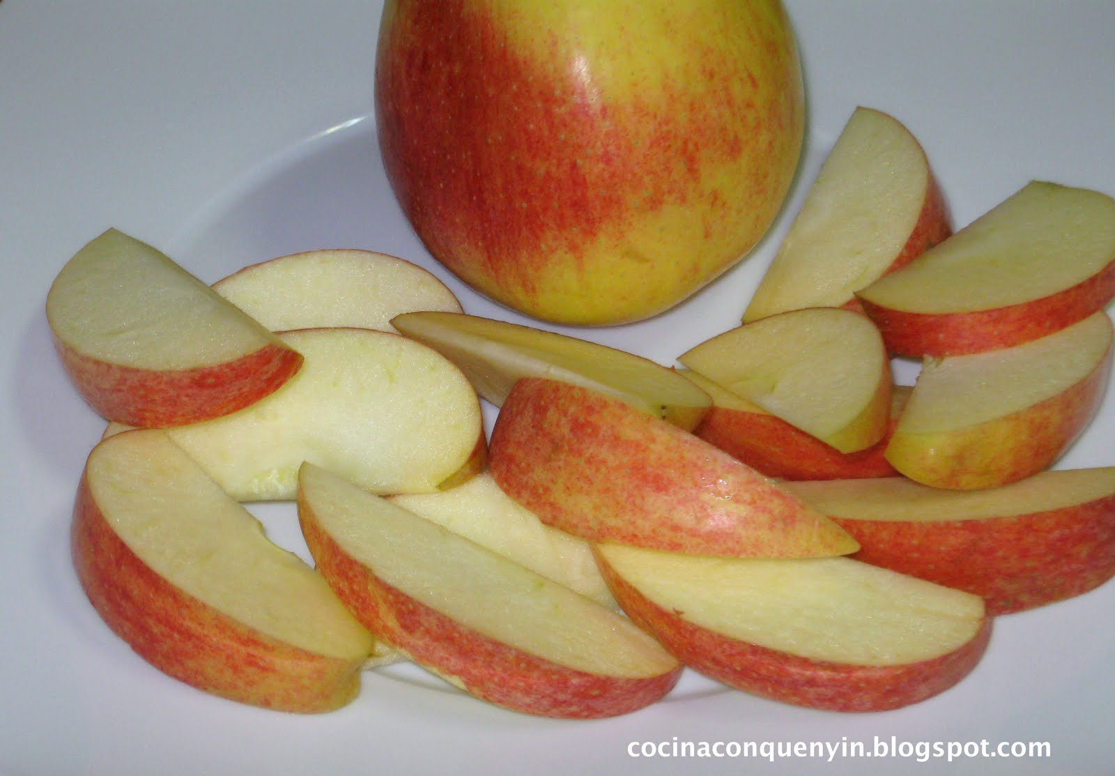 Cocina con Quenyin: Pollo picantón al horno con manzana salteada
